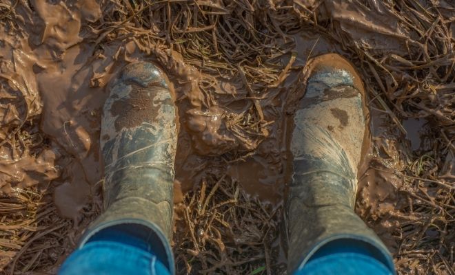 Soñar con lodo también tiene significados positivos (aunque no lo creas)