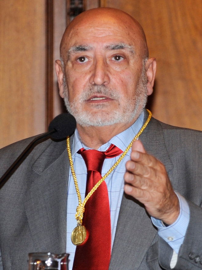 Biografía de Peret: sólo un cáncer de pulmón consigue pararle