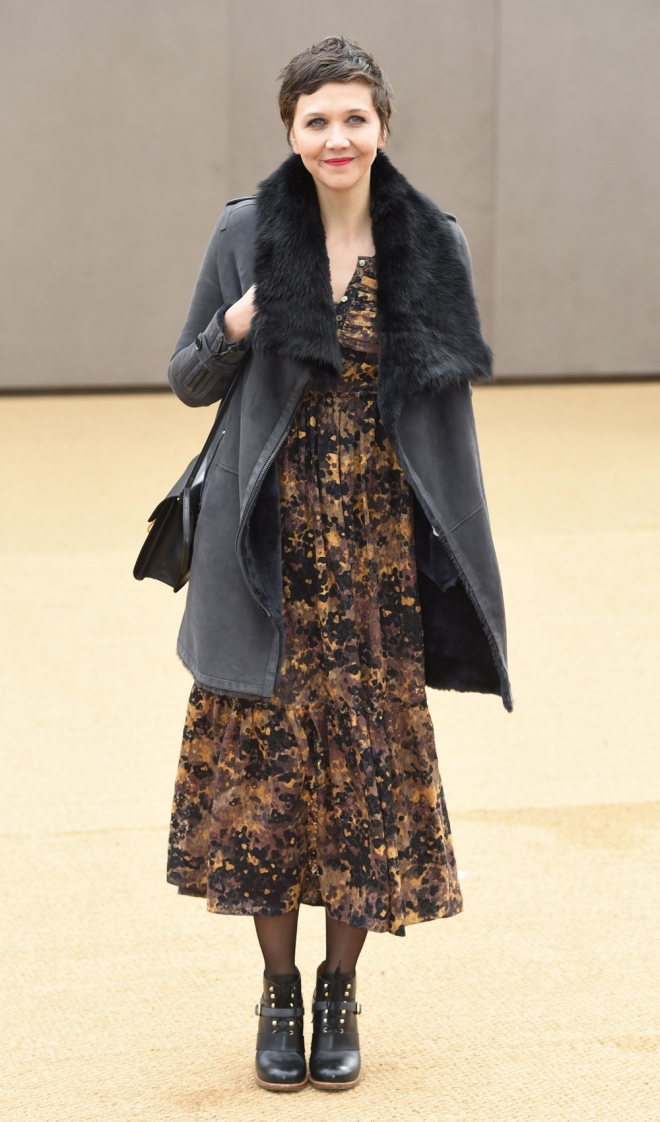 La actriz Maggie Gyllenhaal en la Semana de la Moda de Londres