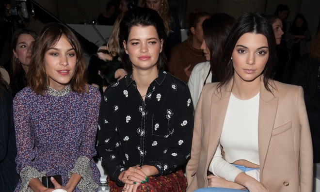 Kendall Jenner, en el front row junto a Alexa Chung