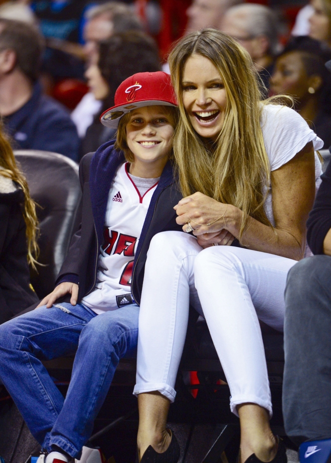 Elle McPherson, una modelo en el baloncesto