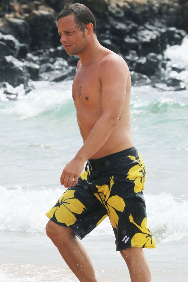 Justin Chambers, luciendo cuerpo