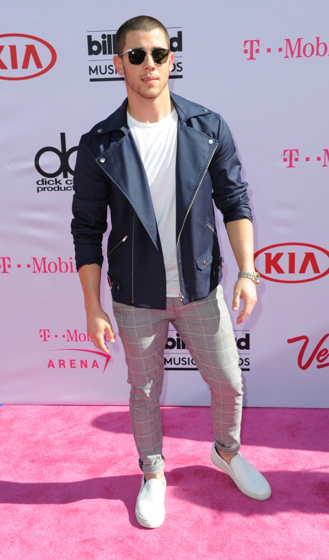 Billboard Music Awards 2016: Nick Jonas, look casual