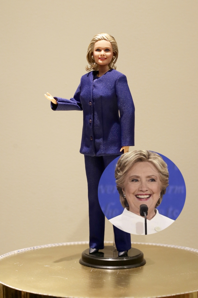 Versiones de Barbie de famosas: Hillary Clinton