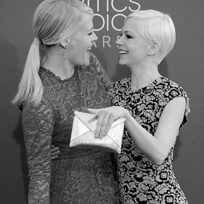 La evidente complicidad de Michelle Williams y su mejor amiga