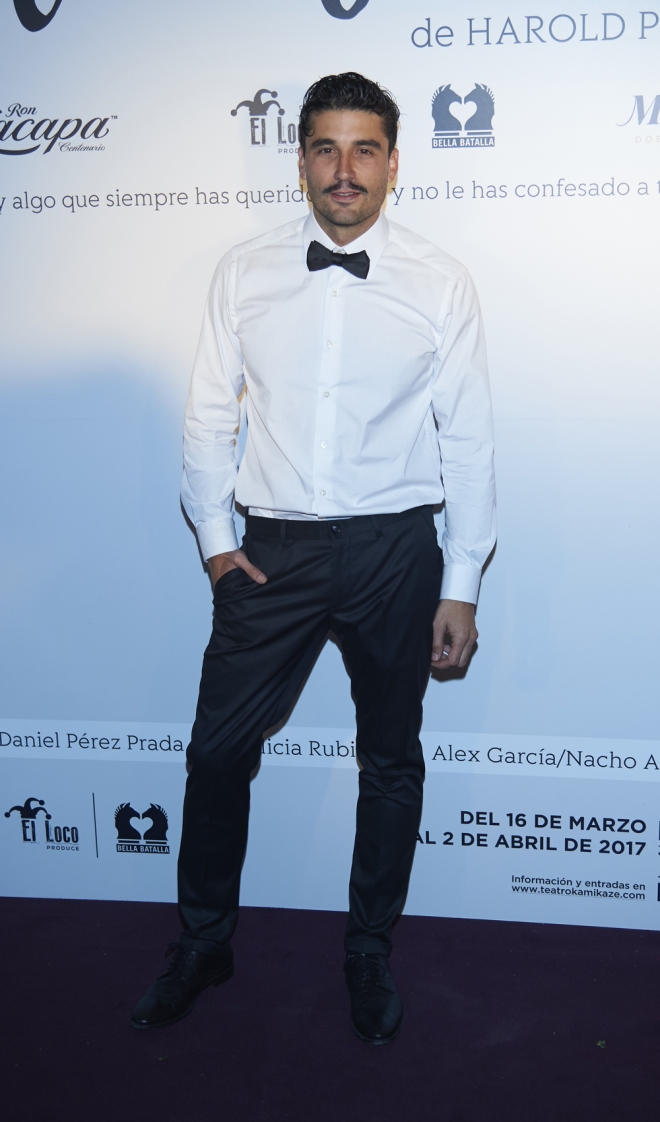 Álex García, muy guapo con pajarita